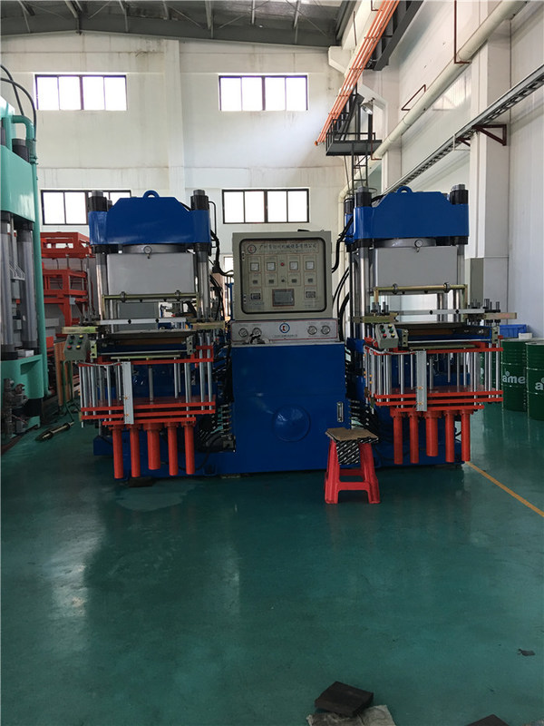 300 Ton Silicone Rubber Vacuum Compression Moulding Machine Two ...